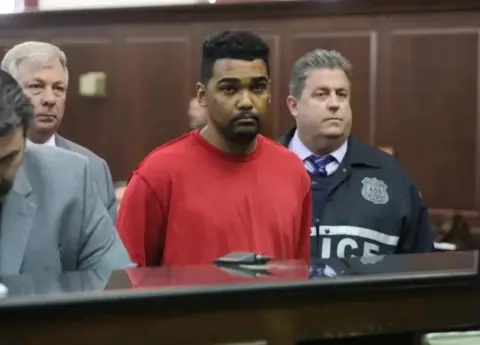 Jurado absuelve por incapacidad mental a dominicano que mató turista en ...