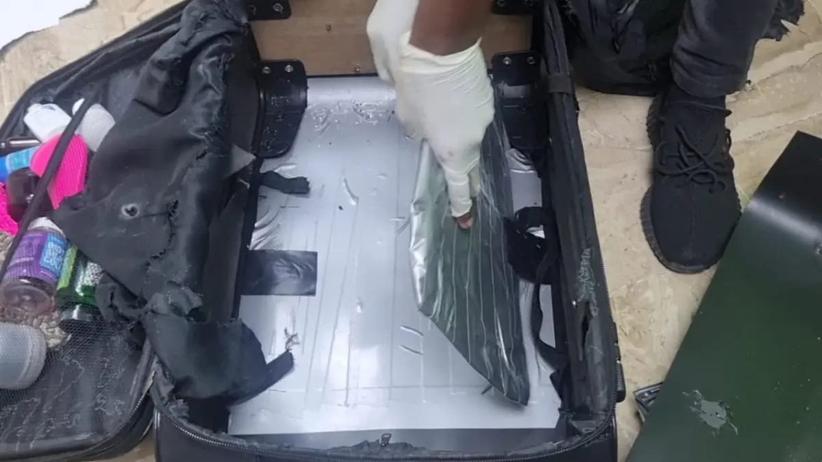 Atrapan Mujer Y Le Impiden Envío De Dos Paquetes Presumiblemente