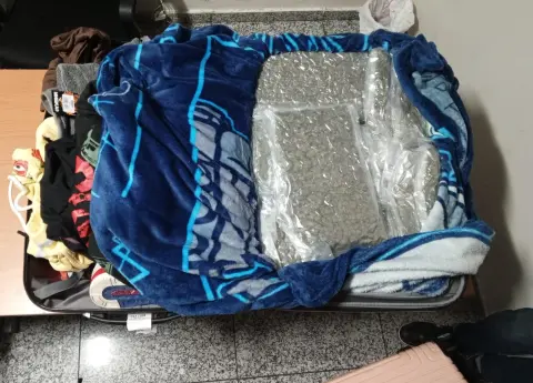 Dncd Arresta Dos Hombres Con 35 Paquetes De Marihuana En El Aila