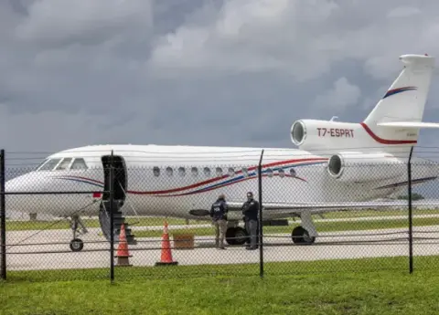 Venezuela tilda de "robo descarado" la confiscación de un avión por ...