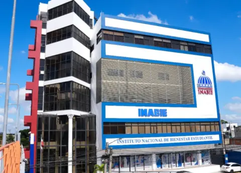 Legisladores piden investigar irregularidades en licitaciones del ...